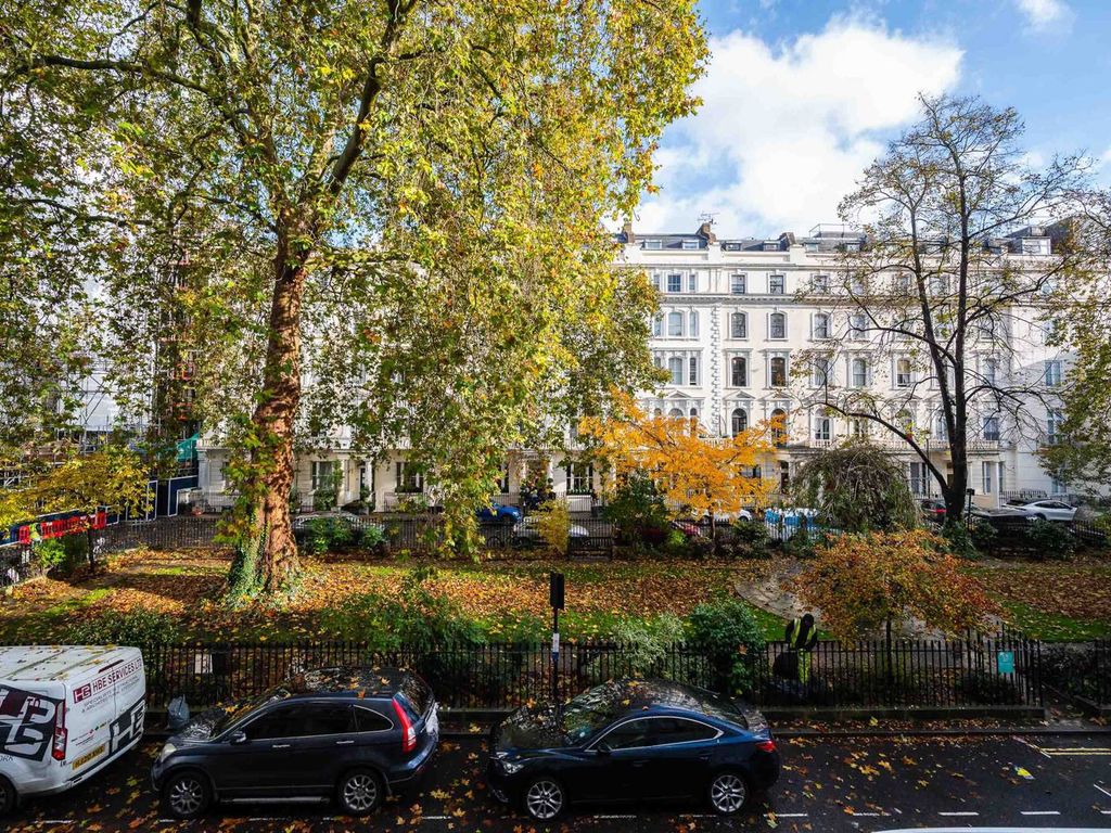 2 bed flat to rent in Talbot Square, Paddington, London W2, £2,817 pcm ...