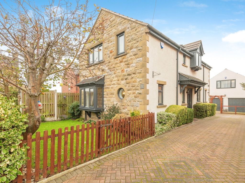 3 bed detached house for sale in Croftlands, Batley, West Yorkshire ...