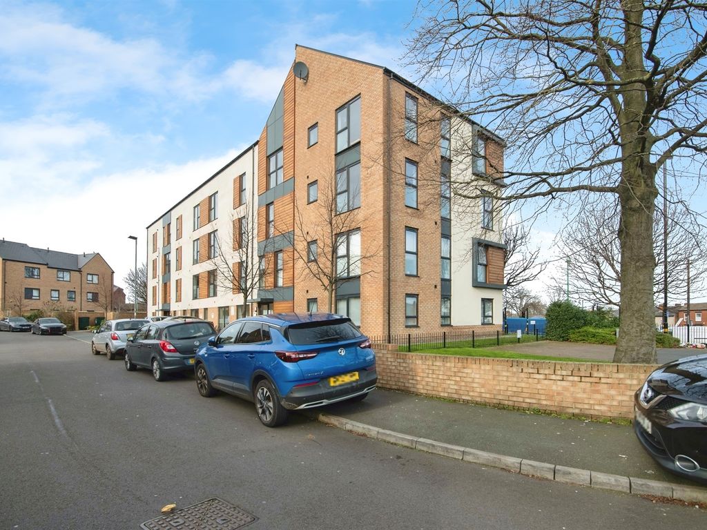 2 bed flat for sale in Alma Way, Birmingham B19, £130,000 - Zoopla
