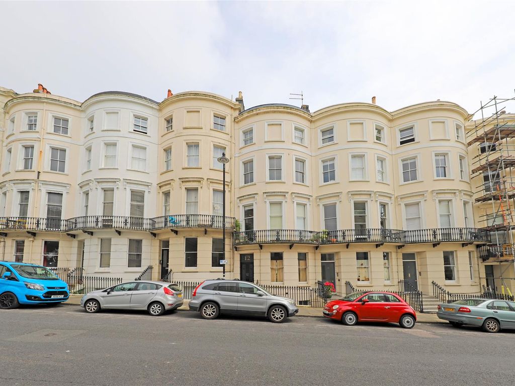 2 bed flat for sale in Eaton Place, Brighton BN2, £260,000 - Zoopla