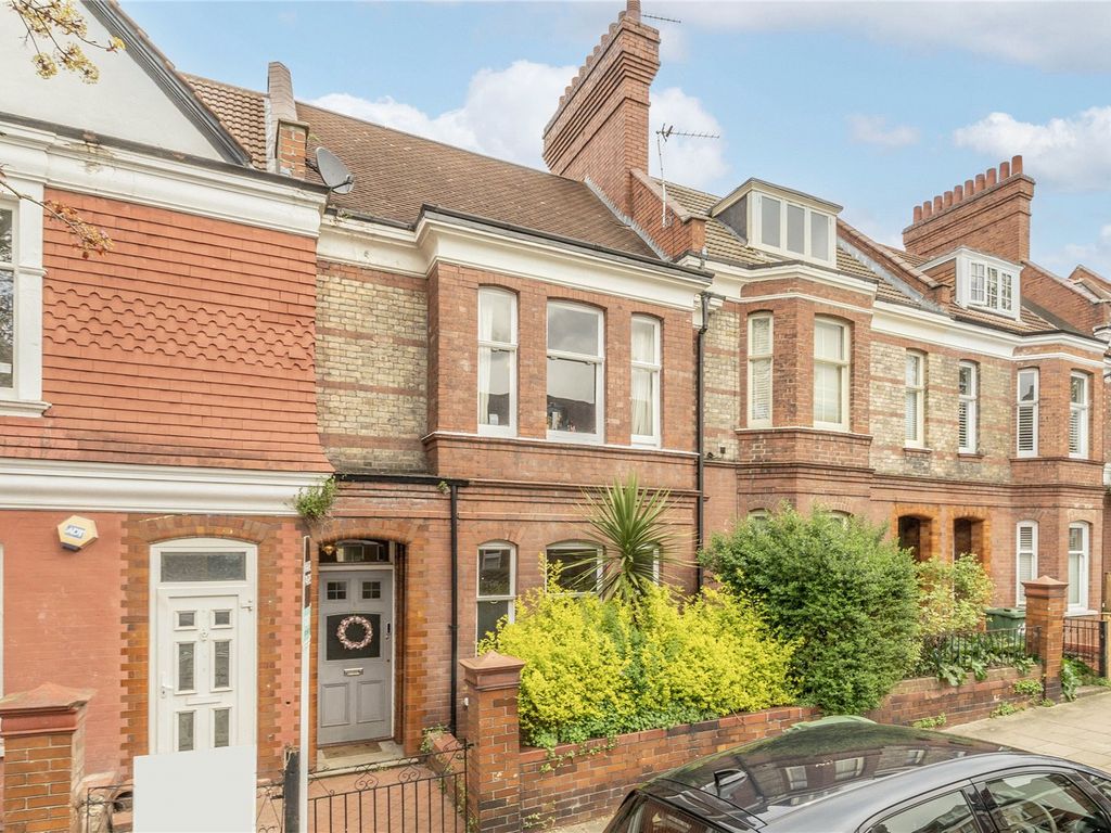 4 bed detached house for sale in Cricklade Avenue, London SW2, £950,000 ...