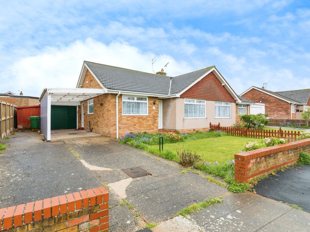 2 Bed Bungalow For Sale In Newland Avenue Worlingham Beccles Nr34 £