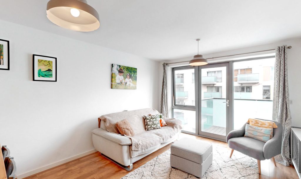 2 bed flat for sale in Stainsby Rd, London E14, £154,000 - Zoopla