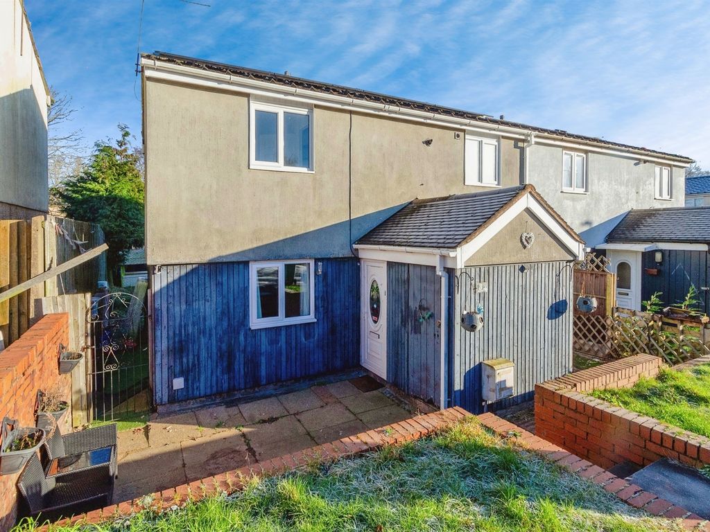 3 Bed Semi Detached House For Sale In Jesmond Close Hednesford