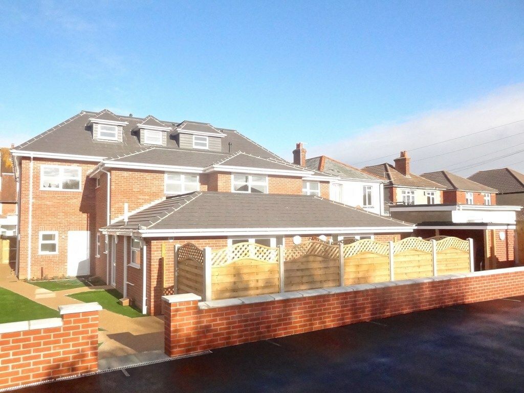 2 bed flat to rent in Tuckton Road, Southbourne, Bournemouth BH6 - Zoopla