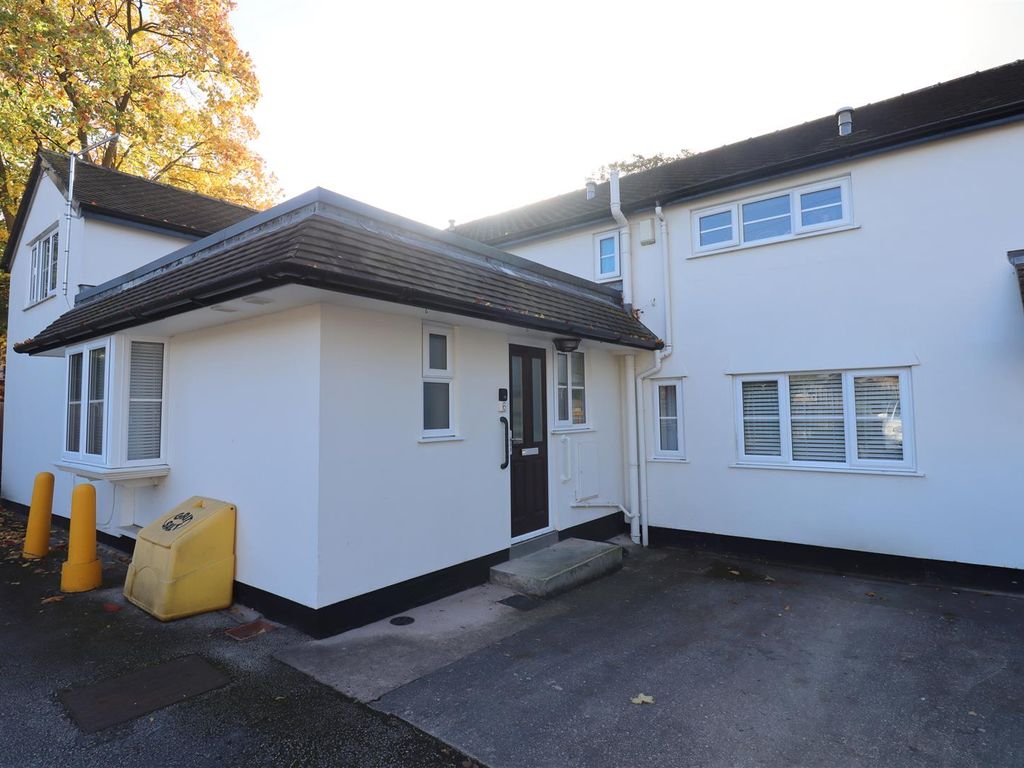 1 bed flat to rent in Weston Court, Shavington, Crewe CW2 - Zoopla