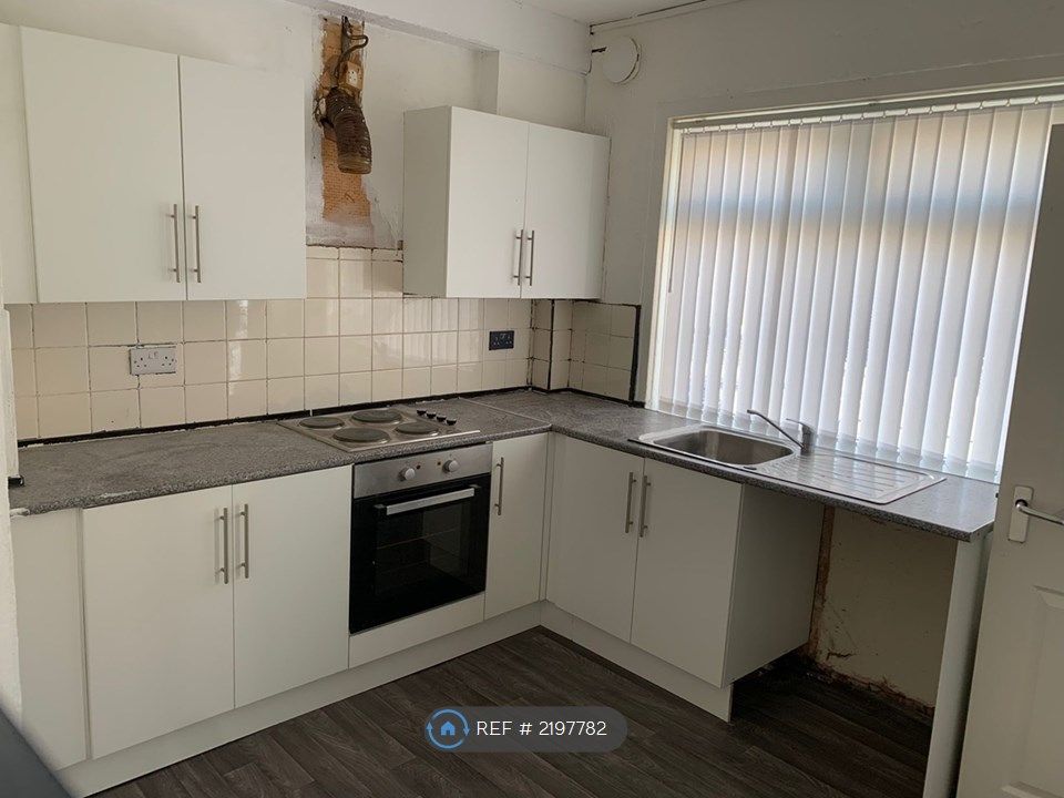 3 bed terraced house to rent in Moscow Drive, Liverpool L13, £850 pcm ...