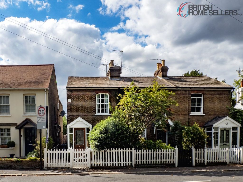 2 bed terraced house for sale in Bulls Cross, Enfield EN2 - Zoopla