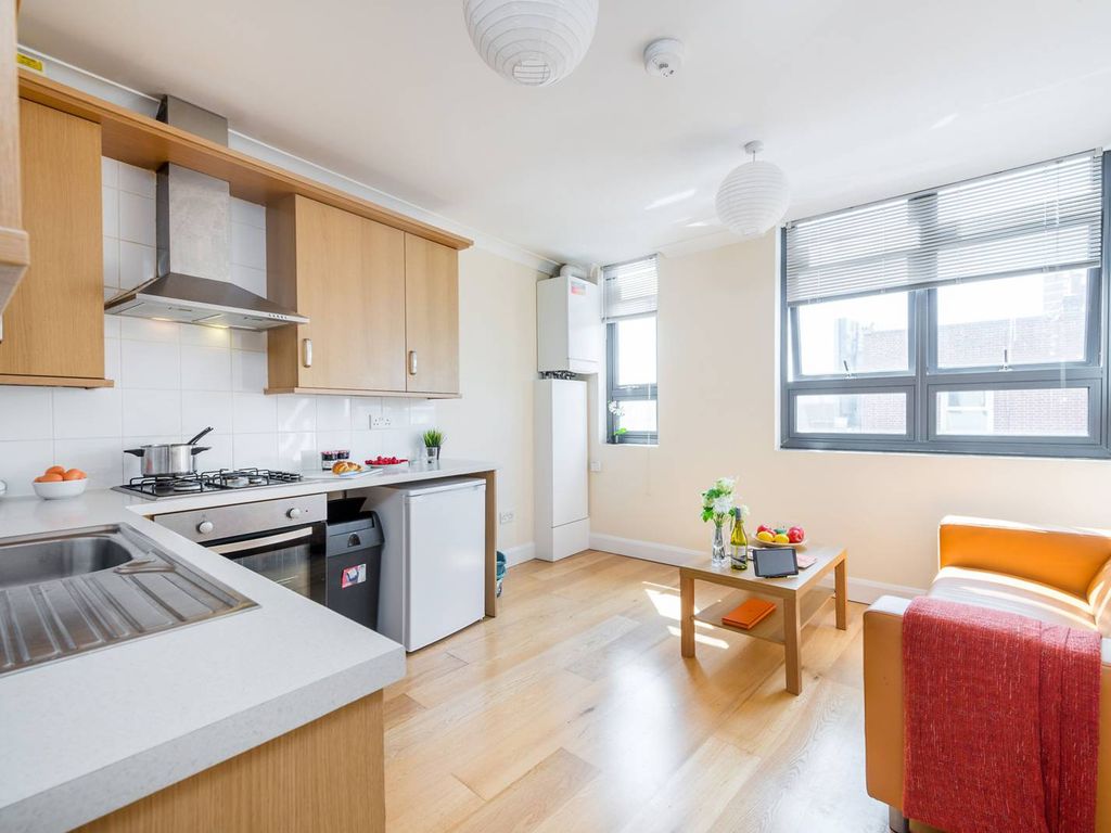 2 bed flat to rent in New Cross Road, New Cross, London SE14, £1,700 ...