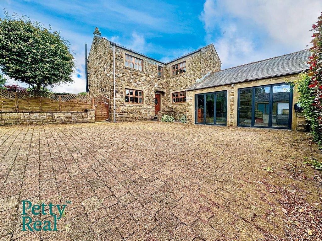 4 bed detached house for sale in Highfield Avenue, Foulridge, Colne BB8 ...