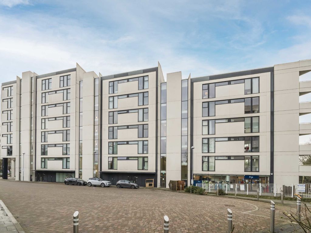 2 bed flat for sale in Colonial Drive, Bollo Lane, London W4, £650,000 ...