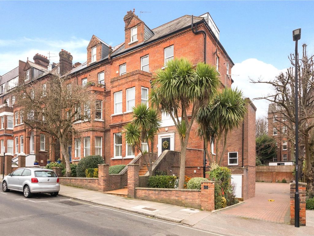 2 bed flat to rent in Frognal, Hampstead NW3, £3,500 pcm - Zoopla