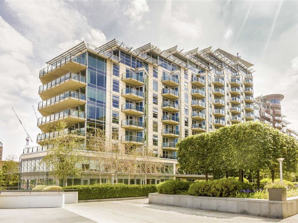 2 bed flat to rent in Juniper Drive, London SW18, £2,999 pcm - Zoopla