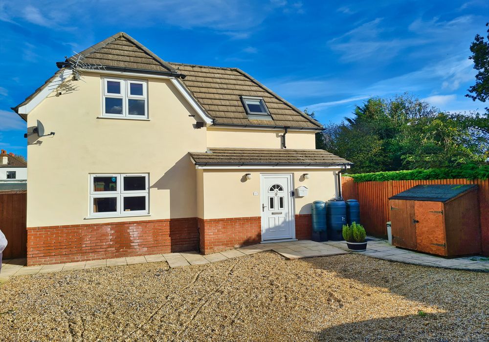 4 Bed Detached House For Sale In Oaklands Mead Southampton So40 £