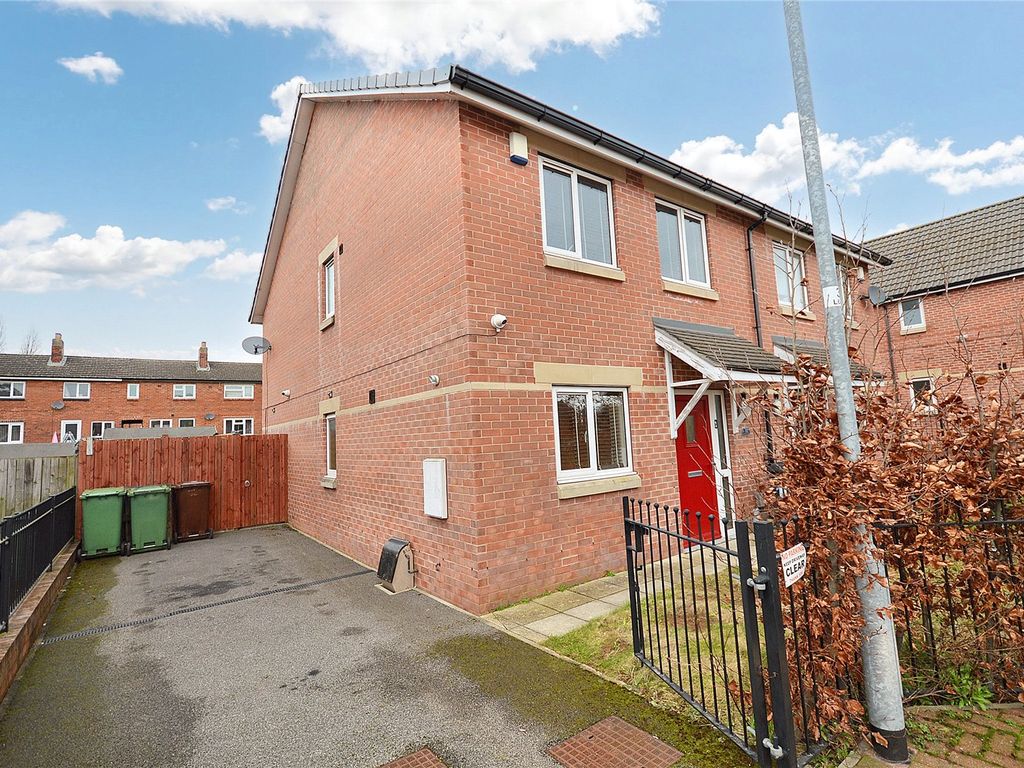 3 Bed Semi Detached House For Sale In Leigh Court Leeds West