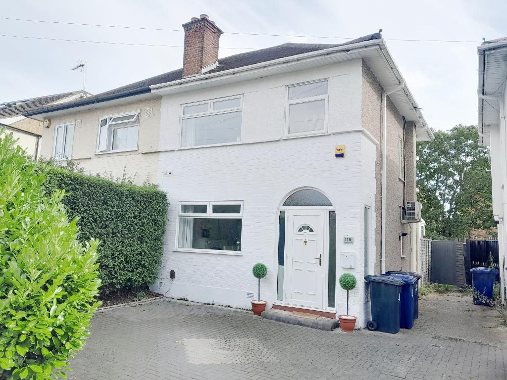 3 Bed Semi Detached House For Sale In Kingshil Avenue Northolt Ub5 £