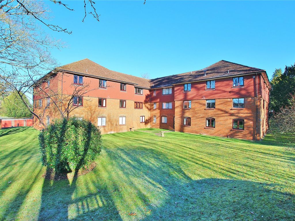2 bed property to rent in Boxgrove Road, Guildford, Surrey GU1, £1,650 ...