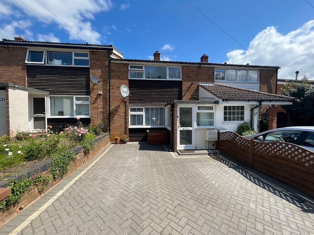 2 bed property for sale in Brook Drive, Stevenage SG2, £325,000 - Zoopla