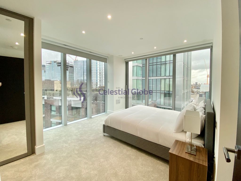 1 bed flat to rent in Piazza Walk, London E1, £2,817 pcm - Zoopla