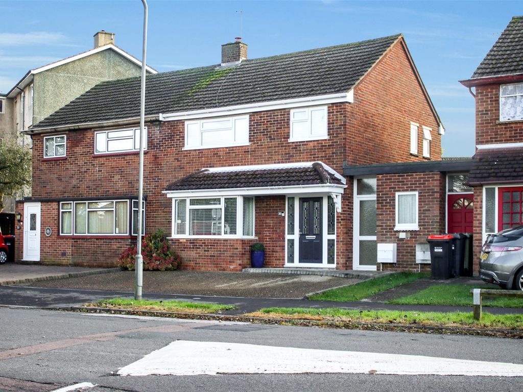 3 Bed Semi Detached House For Sale In Middlesex Drive Bletchley