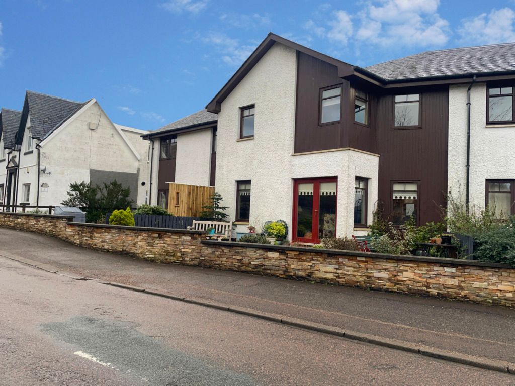 3 bed detached house for sale in 3, Canalside Appartments, Banavie PH33 ...