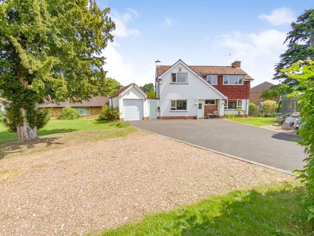 4 bed detached house for sale in The Spinney, Winthorpe, Newark NG24 ...