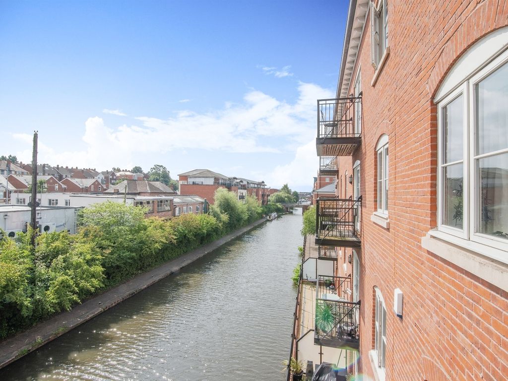 2 bed flat for sale in Princes Drive, Worcester WR1, £250,000 - Zoopla