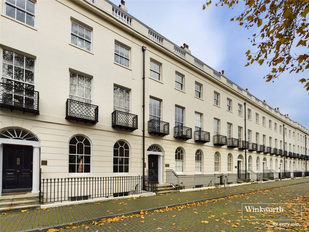 2 bed flat to rent in Albion Terrace, London Road, Reading, Berkshire ...