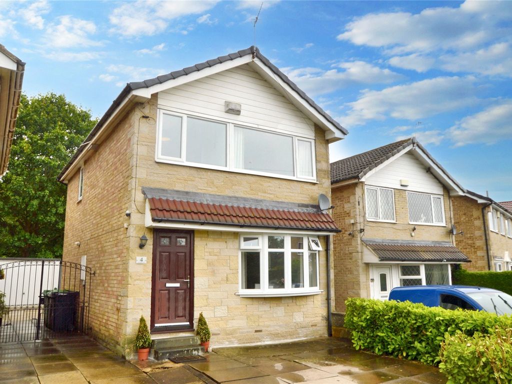 3 Bed Detached House For Sale In Hillside Grove Pudsey West Yorkshire
