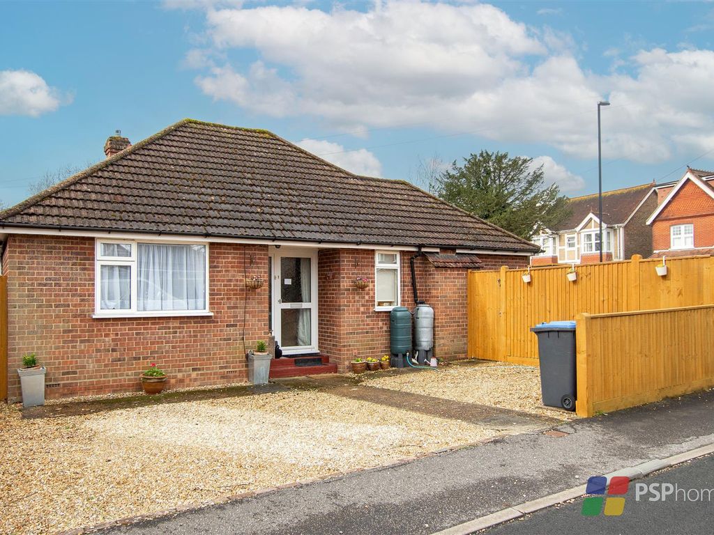 2 Bed Bungalow For Sale In Junction Road Burgess Hill Rh15 £425 000
