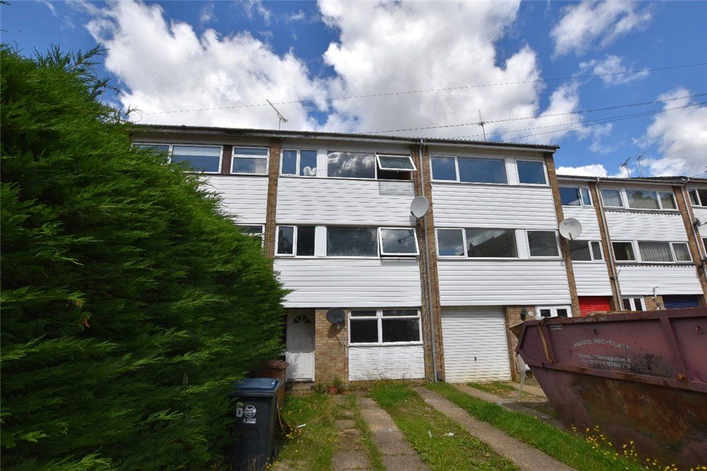 5 bed terraced house for sale in Goldings, Bishop's Stortford ...