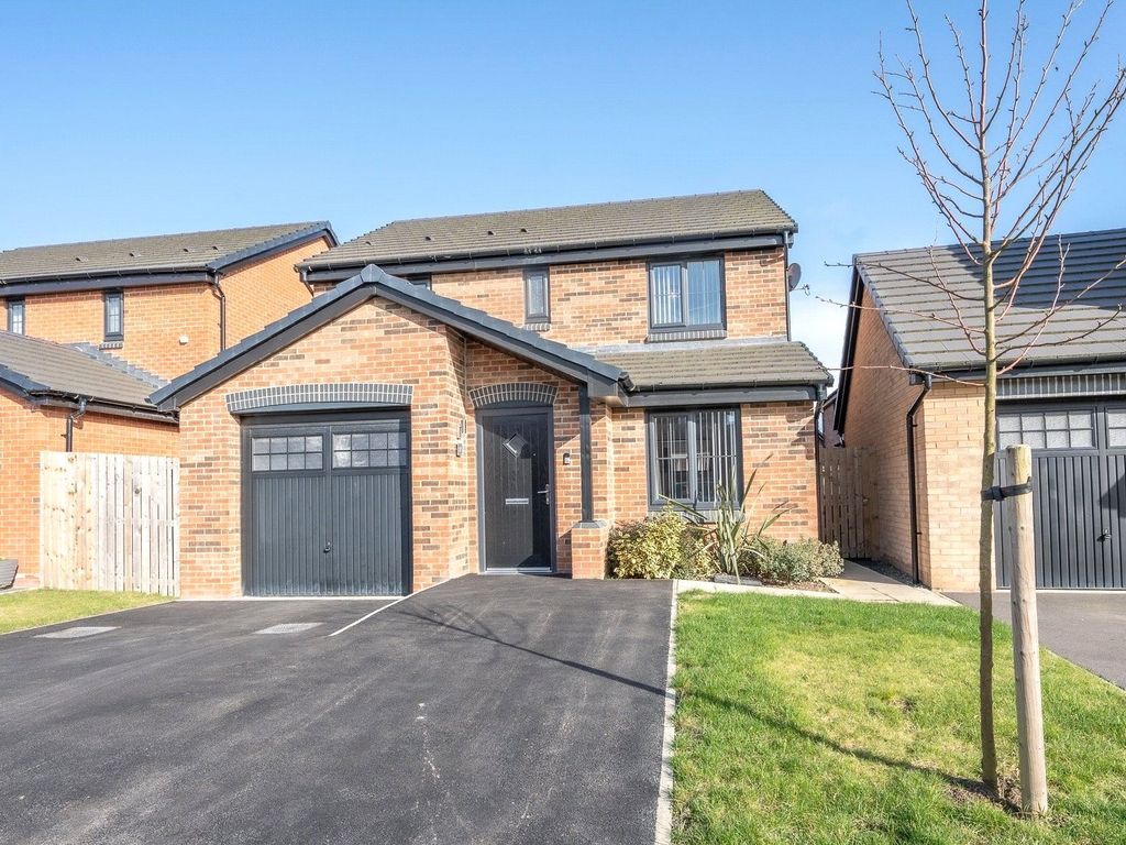 3 bed detached house for sale in Mallard Way, North Walbottle NE15, £ ...