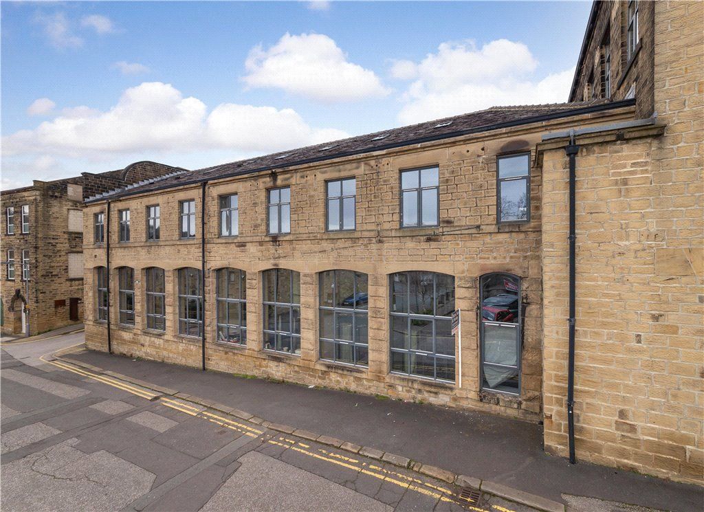 4 Bed Terraced House For Sale In Lund Street Bingley West Yorkshire