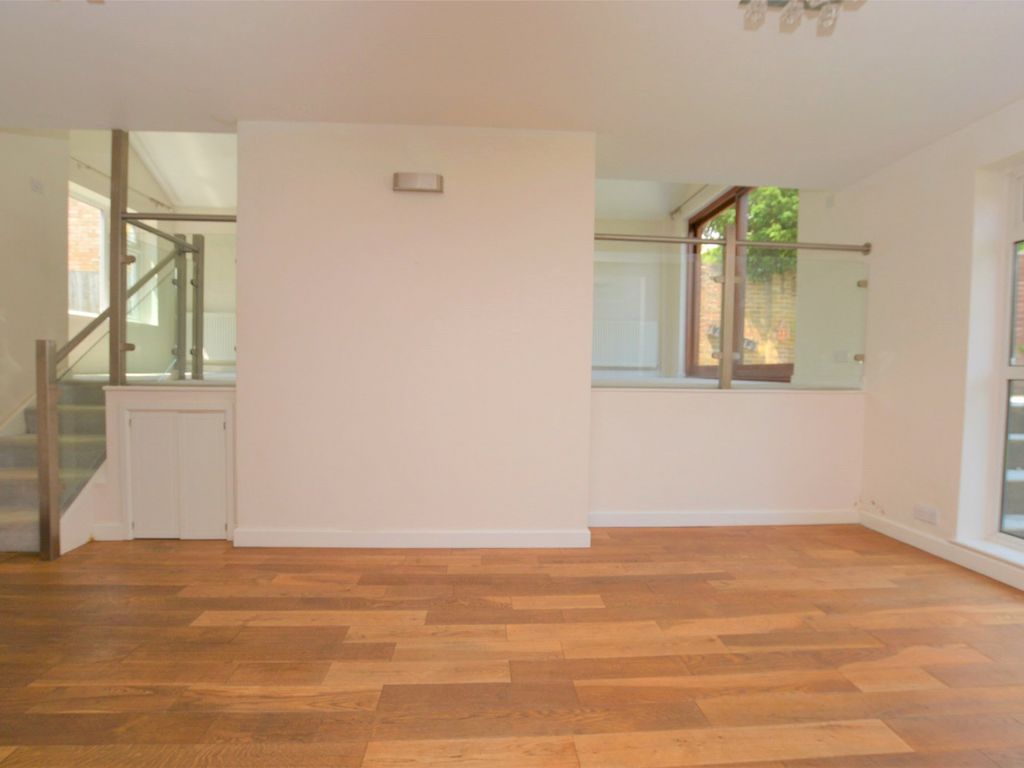4 bed detached house to rent in Coniston Way, Reigate RH2, £3,300 pcm ...