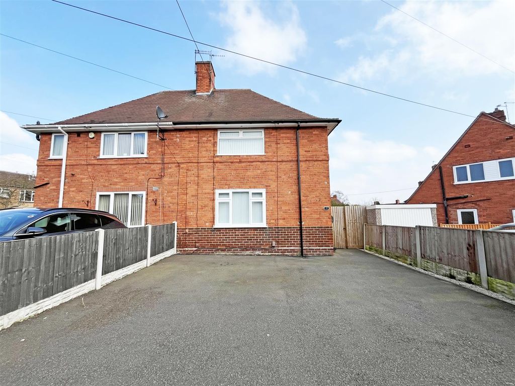 3 Bed Semi Detached House To Rent In Totland Drive Nottingham Ng8 £