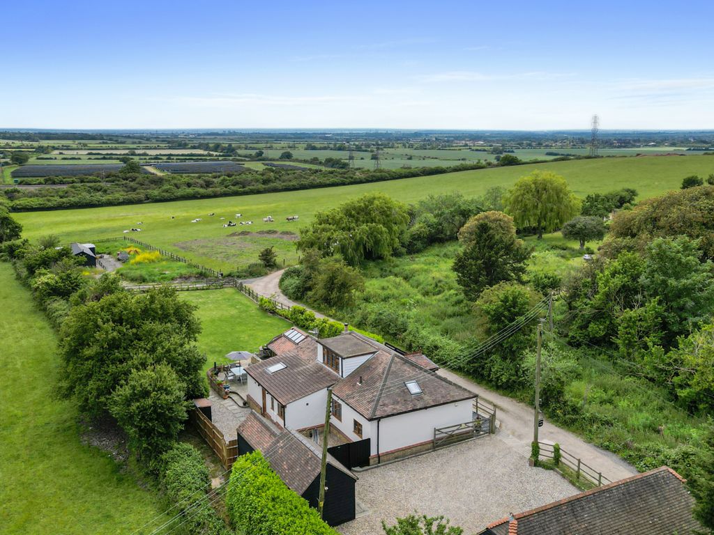 4 Bed Detached Bungalow For Sale In Church Road Dunton Brentwood Cm13