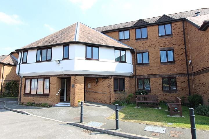 1 bed maisonette for sale in Leaside Court, The Larches, Uxbridge UB10 ...