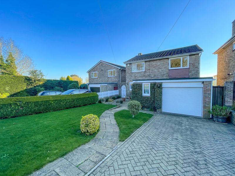 4 bed detached house for sale in High Street North, Stewkley, Leighton ...