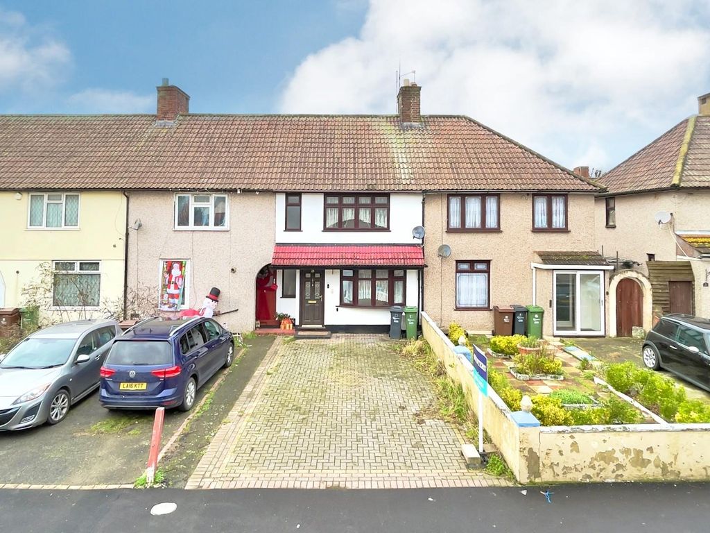 2 Bed Terraced House For Sale In Hedingham Road Dagenham Rm8 £350 000