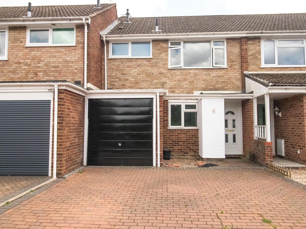 3 Bed Terraced House For Sale In Prince Charles Crescent Farnborough