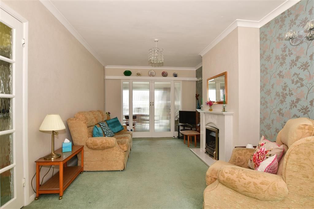 3 Bed Semi Detached House For Sale In Coombfield Drive Dartford Kent