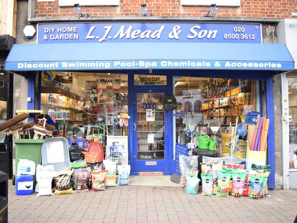 Retail premises to let in Brook Parade, High Road, Chigwell IG7 - Zoopla
