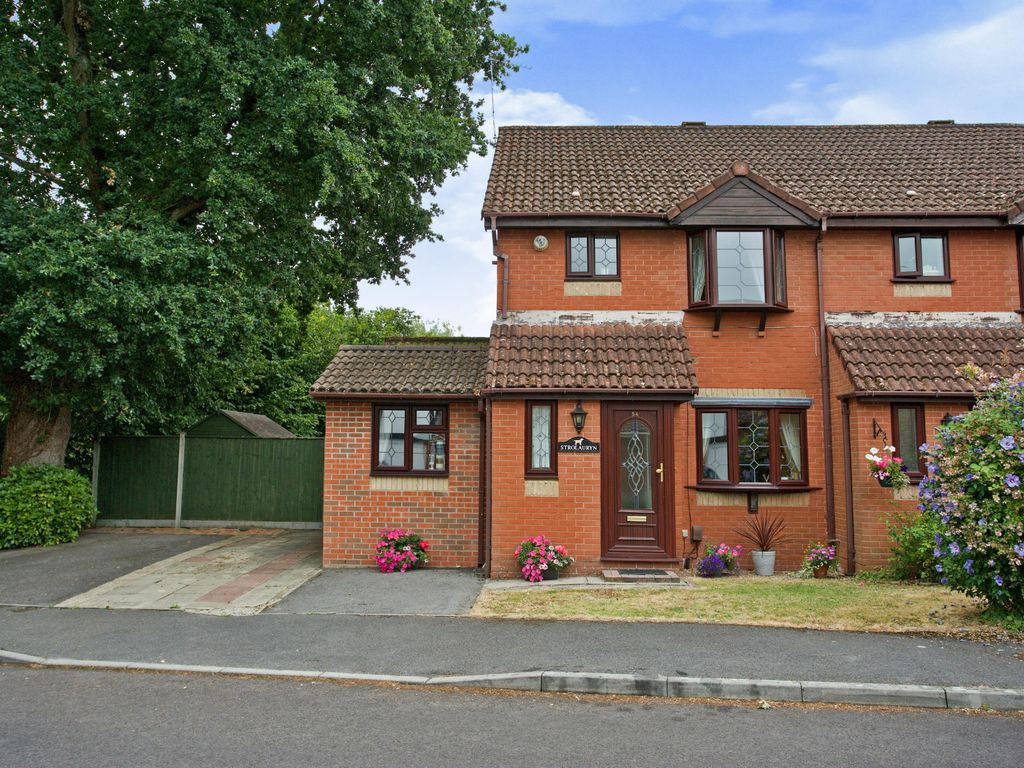 3 Bed Semi Detached House For Sale In Lucerne Gardens Hedge End