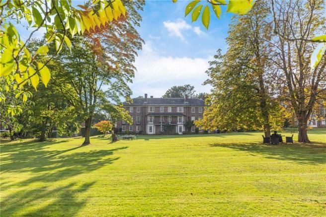 3 bed flat for sale in Farnham Road, Farnham Royal, Slough SL2 - Zoopla