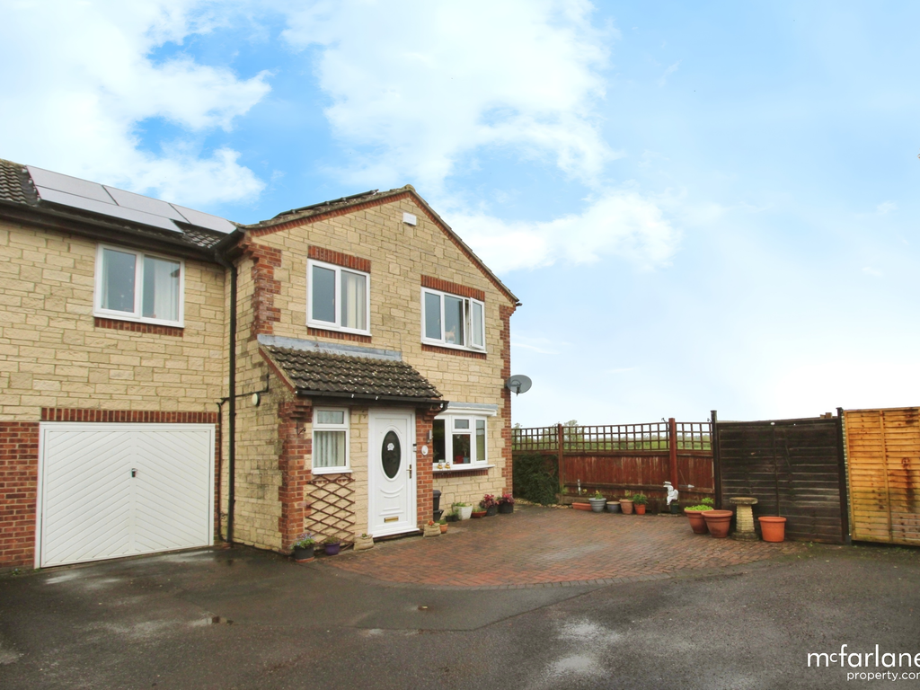 4 Bed Semi Detached House For Sale In Middle Ground Cricklade Swindon