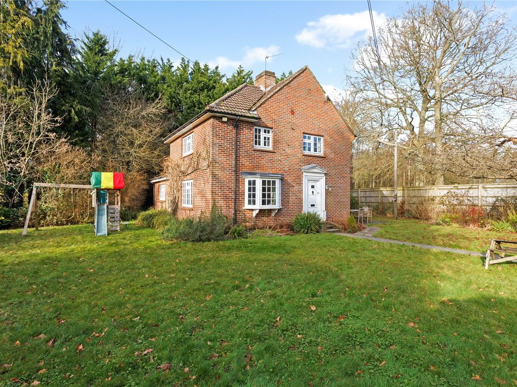 5 bed detached house for sale in Cane End, Reading, Oxfordshire RG4, £ ...