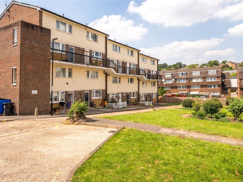3 bed flat for sale in Markwell Close, Sydenham, London SE26, £300,000 ...
