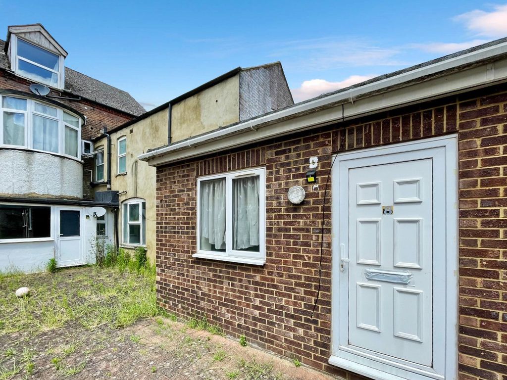 1 bed maisonette for sale in Castle Street, Luton, Bedfordshire LU1, £ ...