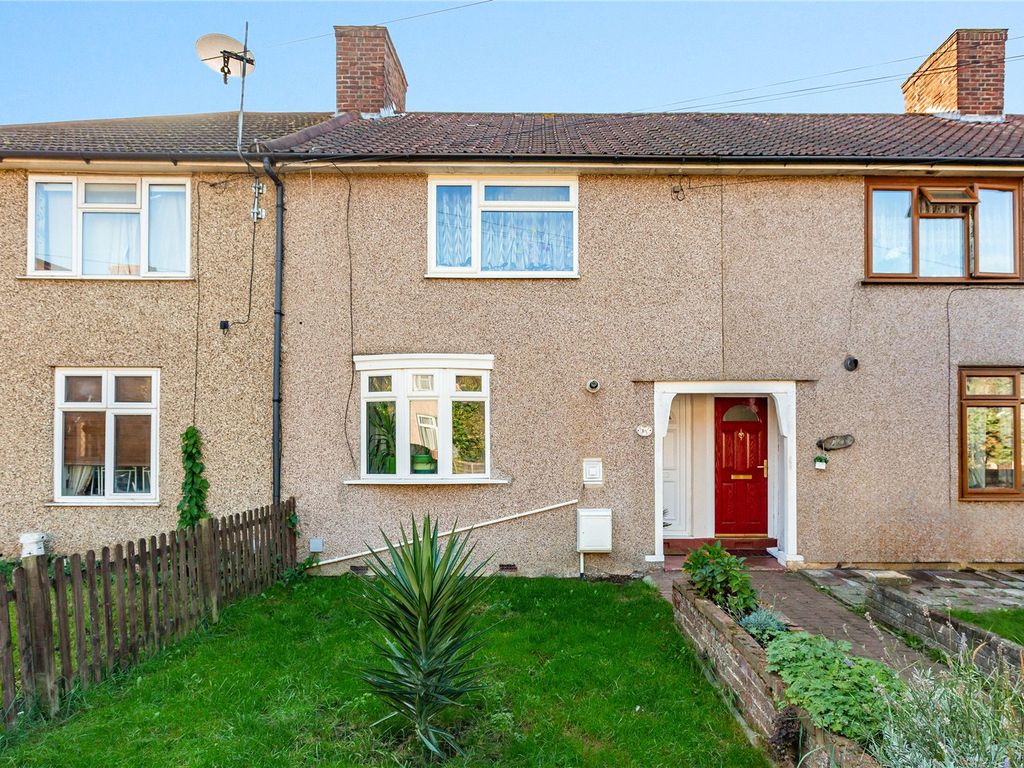 3 Bed Terraced House For Sale In Shortcroft Road Dagenham Rm9 £