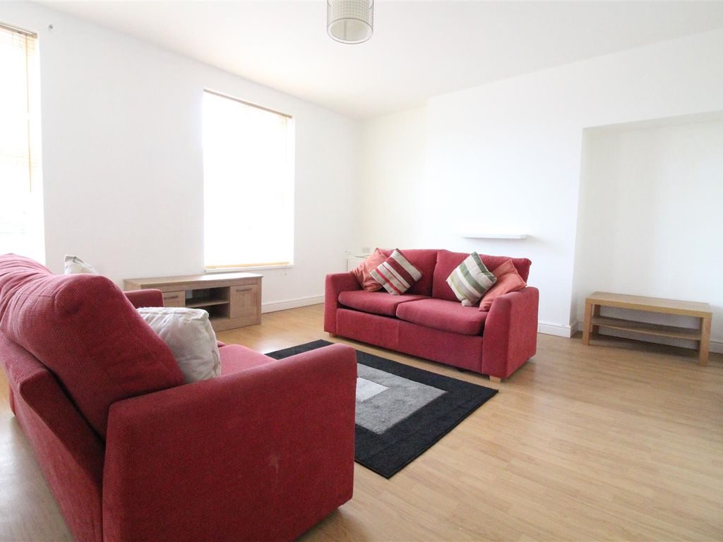 3 bed flat to rent in Spring Bank, Hull HU3 - Zoopla